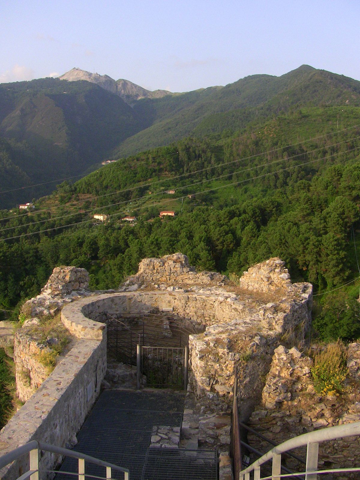 Castello Aghinolfi - Montignoso (Massa) - Lunigiana