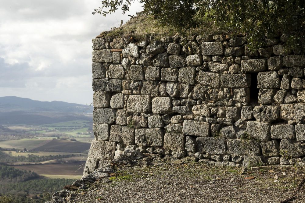 Montaguto Castle / Montagutolo del Bosco - Monteriggioni - Siena