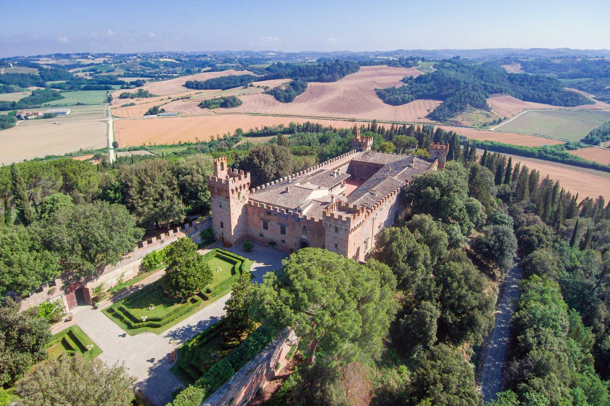 Castello di Oliveto - Castelfiorentino - Firenze