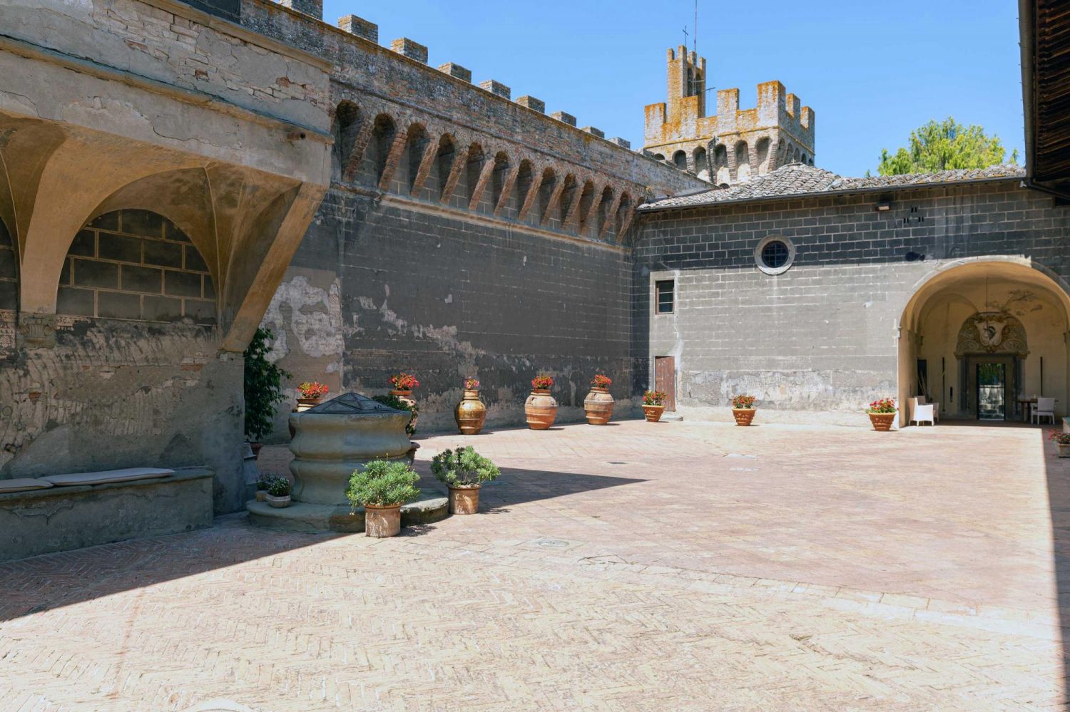 Castello di Oliveto - Castelfiorentino - Firenze