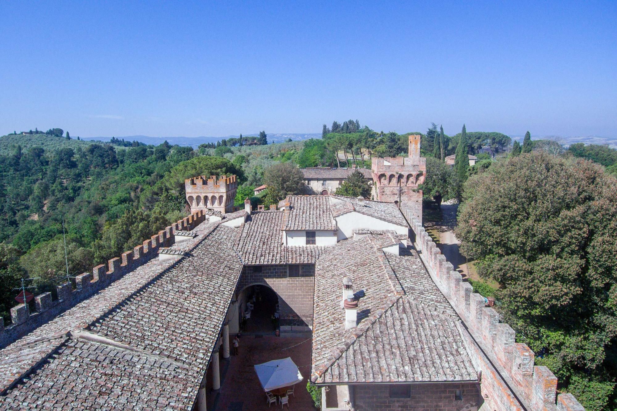 Castello di Oliveto - Castelfiorentino - Firenze