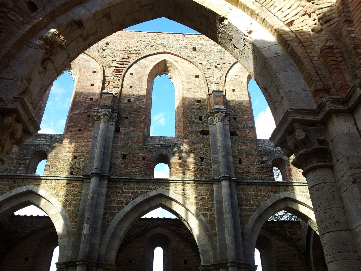 Abbazia di San Galgano e Eremo di Montesiepi, Chiusdino - Siena